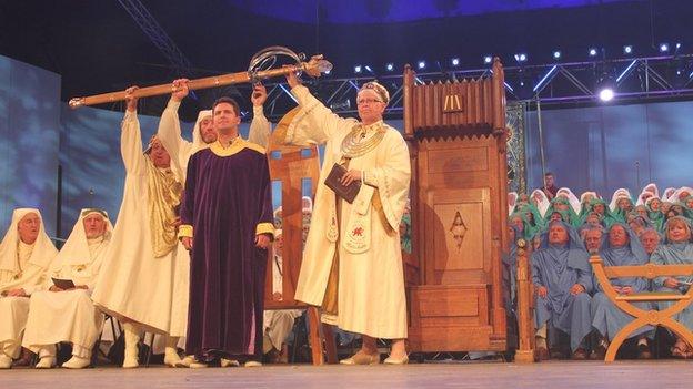 Ail Gadair i'r Prifardd Ceri Wyn Jones - BBC Cymru Fyw