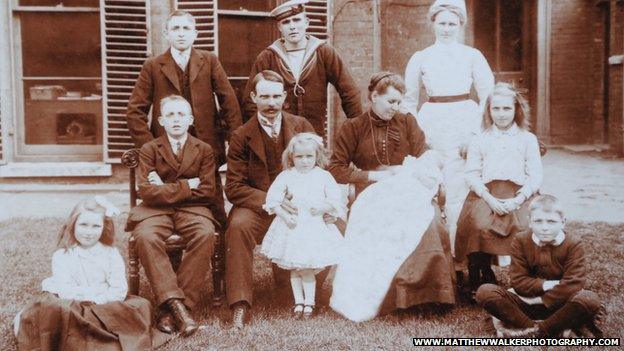 HMS Pathfinder tribute at St Abbs Head 100 years after sinking - BBC News