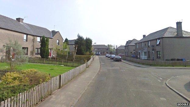 Paul Erskine committed for trial over Bathgate murder - BBC News