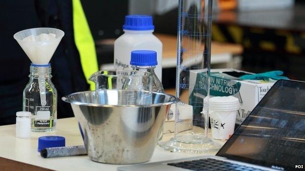 Sewer sensors to sniff out bomb ingredients - BBC News