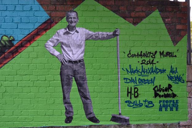 Bert Wall, 91, honoured on mural on Cathays street - BBC News