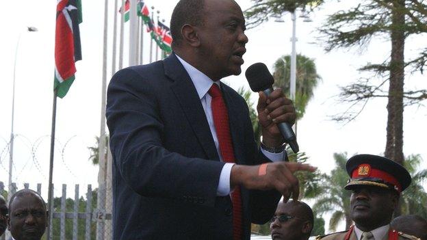 Uhuru Kenyatta at ICC: Kenyans greet returning president - BBC News
