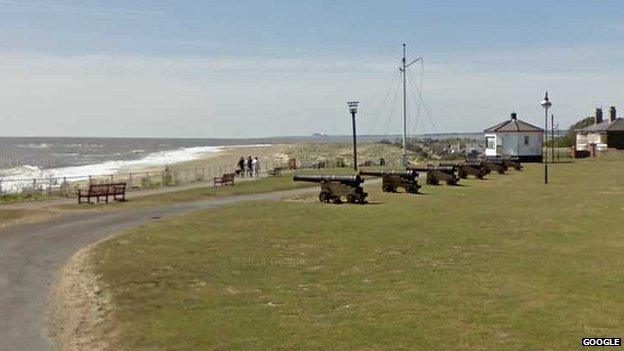 Southwold Gun Hill cannon need repairs - BBC News