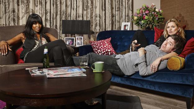 Channel 4 Gogglebox star Leon Bernicoff dies aged 83 - BBC News