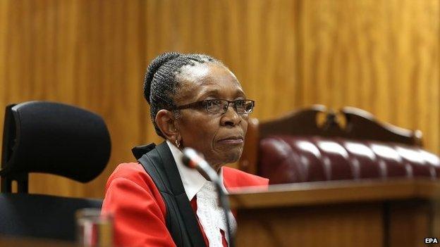 Pistorius sentencing: Steenkamp's family seeks jail term - BBC News