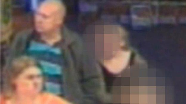 Conman stole £40,000 then claimed he was a quadriplegic - BBC News