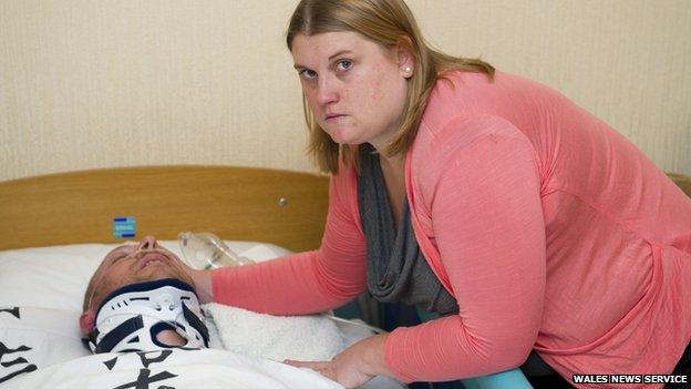 Conman Alan Knight jailed for four and a half years - BBC News