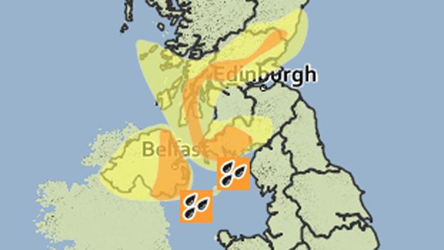 Heavy rain causes severe flooding in Campbeltown - BBC News