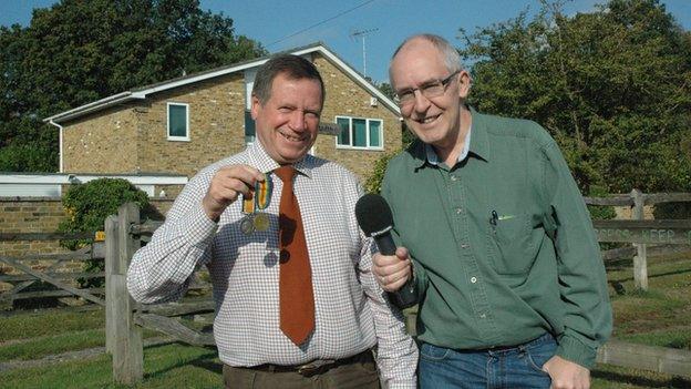 WW1 medals 'found in BBC desk' reunited with soldier's family - BBC News