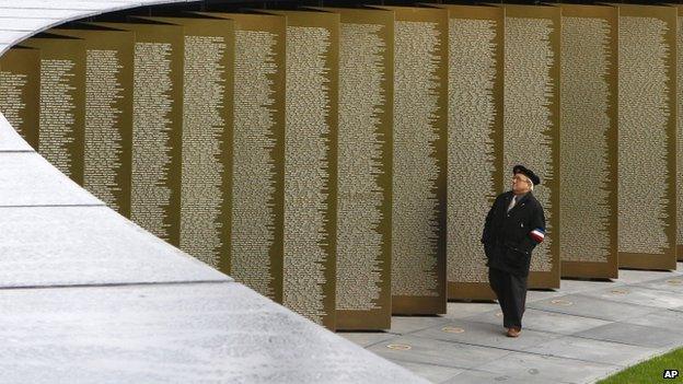 New French WWI memorial focuses on individuals, not nations - BBC News