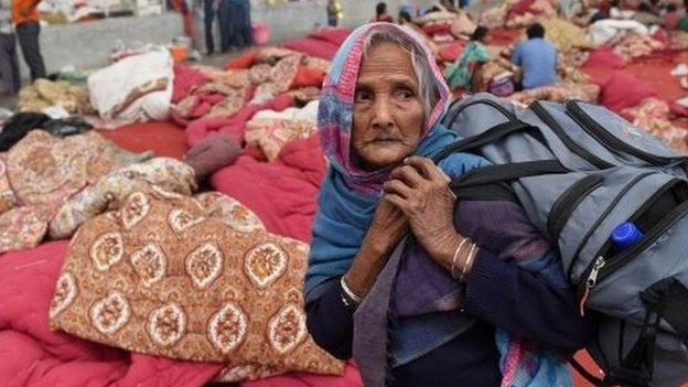 India guru Rampal sentenced to life in jail for murder - BBC News
