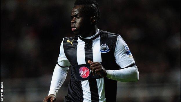 Newcastle United's Cheick Tiote filmed clutching champagne while ...