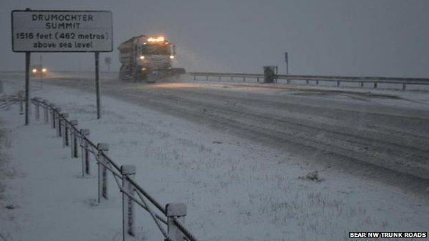 'Several' accidents as snow hits Scotland - BBC News