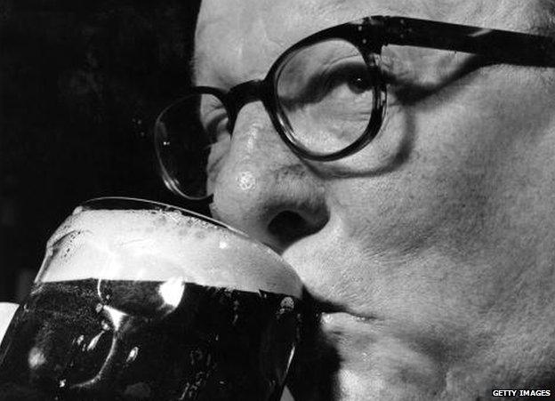 Billy Cotton: A life less ordinary - BBC News