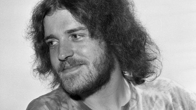 Singer Joe Cocker dies aged 70 after cancer battle - BBC News