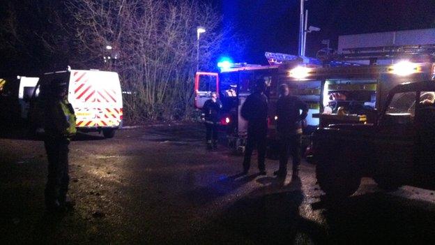 Two dead in aircraft crash near Popham, Hampshire - BBC News