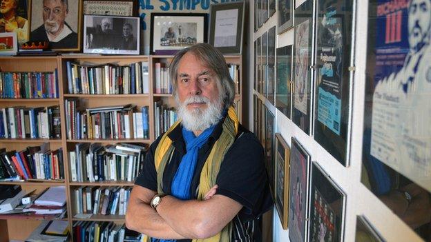 Barrie Rutter on giving King Lear a Yorkshire accent - BBC News