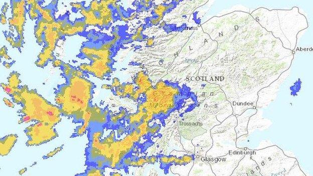 More snow forecast after schools close across Scotland - BBC News