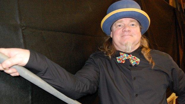 Who becomes a clown and why? - BBC News