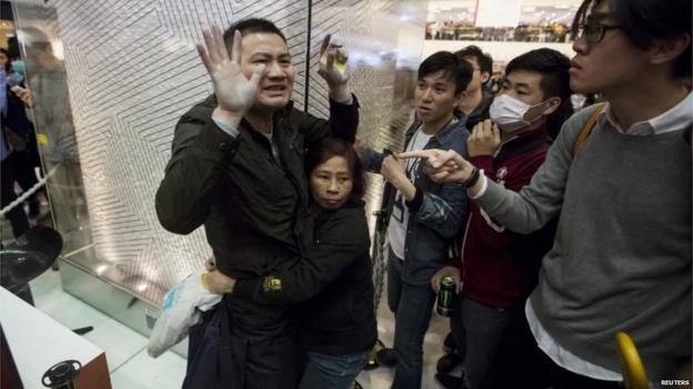 In pictures: Hong Kong 'parallel trade' protests - BBC News