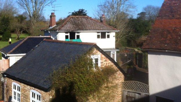 Clare house blaze victim found dead by firefighters - BBC News