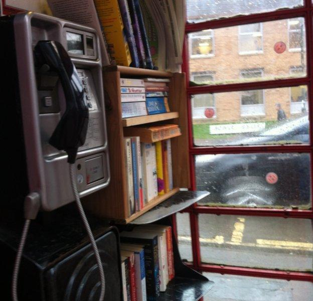 BT orders Banbury phone box library closure due to safety fears - BBC News