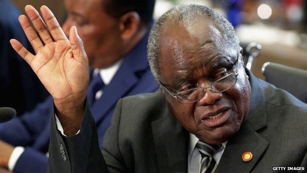 Mo Ibrahim prize: Namibia President Pohamba gets $5m award - BBC News