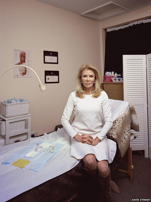 In pictures: Dealing with addiction - BBC News