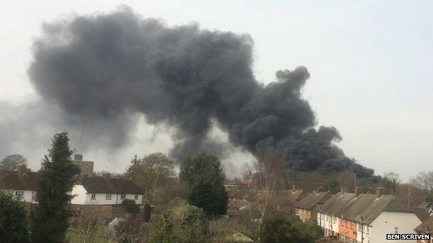 Weybridge junior school evacuated after 'explosion' - BBC News