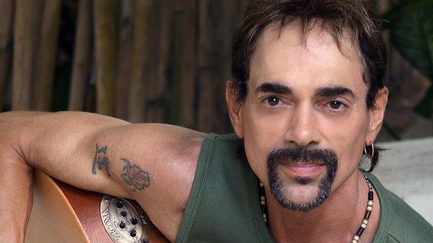 Free bassist Andy Fraser dies at 62 - BBC News