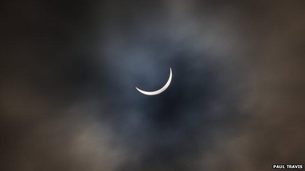 Spectacular views of the eclipse in southern Scotland - BBC News