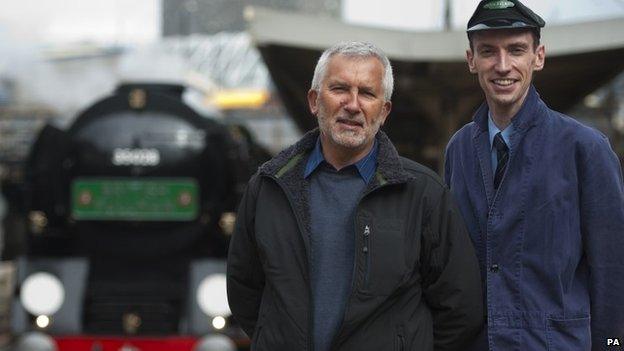 'Young' steam train driver qualifies on London-Surrey run - BBC News