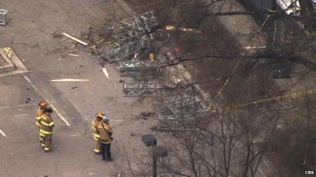 Three killed in scaffolding collapse in North Carolina - BBC News