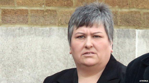 Nurse Jacqueline Perry 'stole' from cancer patients - BBC News