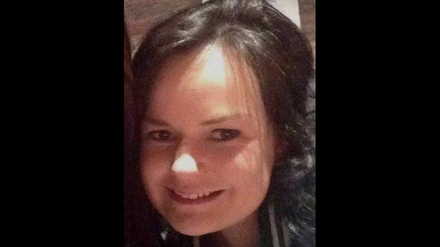 Parents of missing Karen Buckley issue appeal as handbag found in park ...