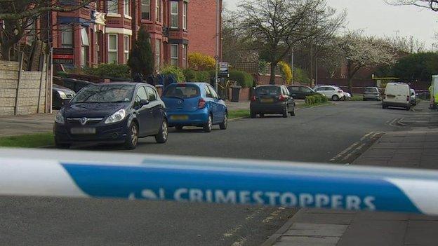 Double murder suspect Peter Fox may be in London, say police - BBC News