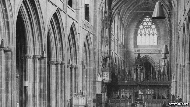 Scale model of Chester Cathedral to be made in Lego - BBC News