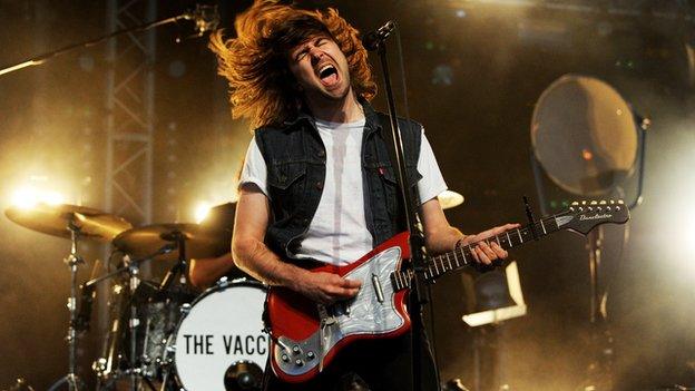 The Vaccines: How to be the best live band - BBC News