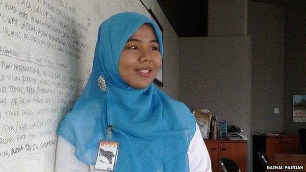 My Day: Aceh Tsunami Museum guide Raihal Fajriah - BBC News