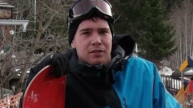 Man killed in Ardersier crash named - BBC News