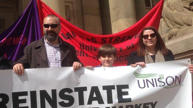 University of Bolton sackings: Rally for dismissed workers - BBC News