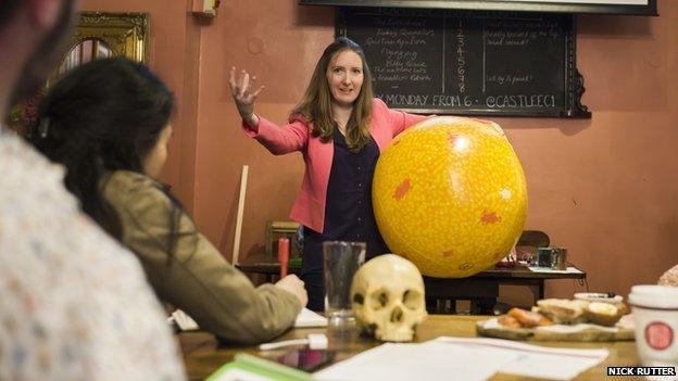 Pi and a pint of science experiments in pub project - BBC News