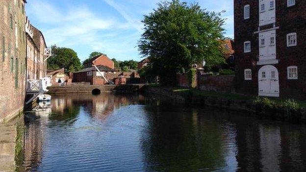 Appeal launched to complete Driffield canal scheme - BBC News