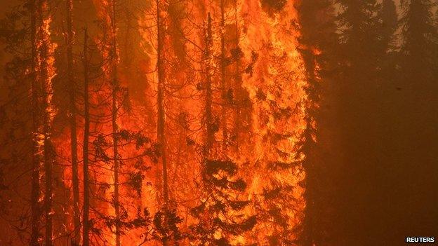 Alaska wildfires: 'Explosive' flames force evacuations - BBC News