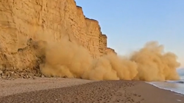 Cliff collapse at Stonebarrow closes South West Coast Path - BBC News