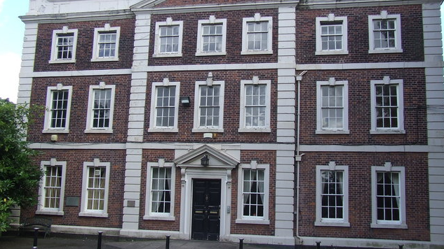 Historic Daresbury Hall to be redeveloped after fire - BBC News