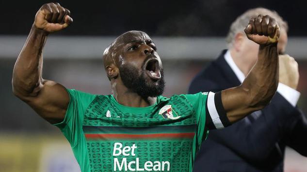 Glentoran: Fuad Sule among those leaving the Oval - BBC Sport