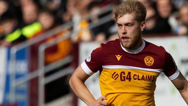 Ewan Wilson: Teenage full-back signs contract extension at Motherwell ...