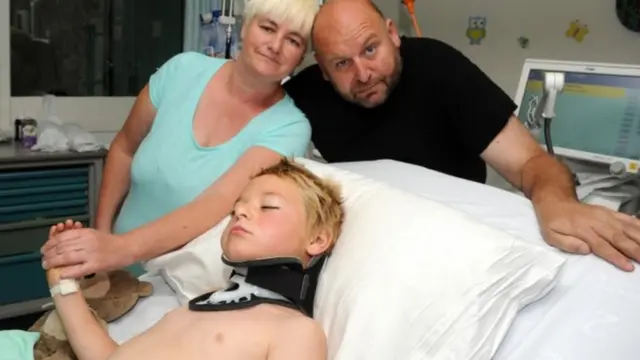 BBC Local Live: Derbyshire on Monday 17 August 2015 - BBC News