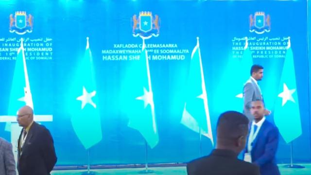 Xafladda caleemo-saarka madaxweyne Xasan Sheekh Maxamuud oo bilaabatay ...